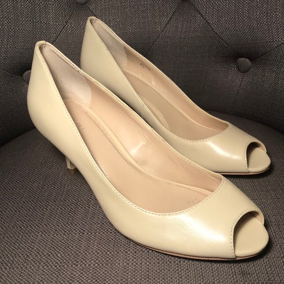 Tahari | Shoes | Tahari Peeptoe Jayne Cream Pumps Size 8 | Poshmark